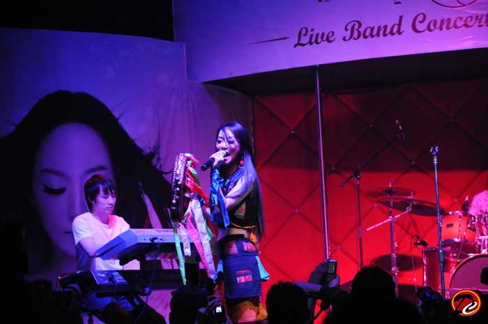 Sa Ding Ding 萨顶顶 Live In Malaysia Dragonfly Club